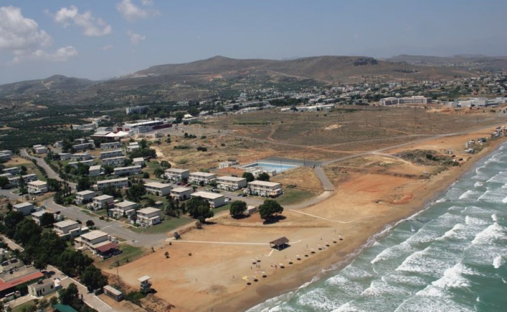 ΣΤΑ… ΖΑΡΙΑ Η ΠΡΩΗΝ ΑΜΕΡΙΚΑΝΙΚΗ ΒΑΣΗ – Μάριος Διονέλλης | Πίσω Σελίδες