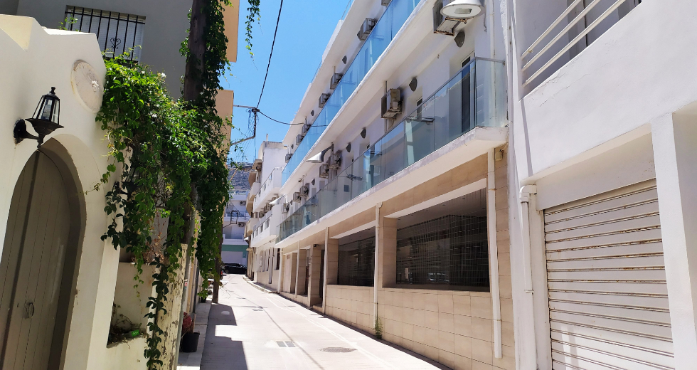 ΞΕΝΟΔΟΧΕΙΑ-ΒΟΜΒΕΣ ΓΙΑ ΤΗΝ ΚΑΡΑΝΤΙΝΑ ΣΤΗΝ ΚΡΗΤΗ – Μάριος Διονέλλης ...