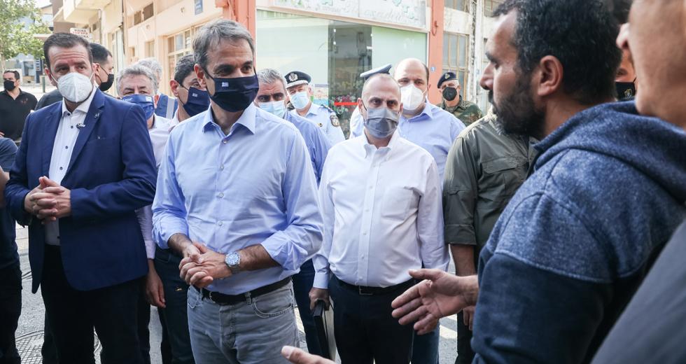 ΜΙΑ ΦΡΕΓΑΤΑ – ΕΝΑ ΣΠΙΤΙ – Μάριος Διονέλλης | Πίσω Σελίδες