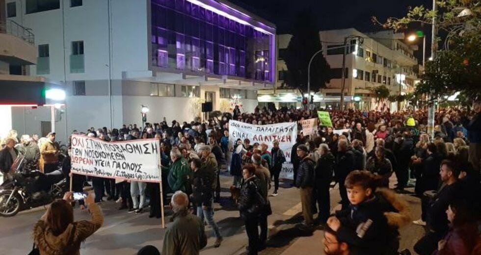 «ΑΓΚΑΛΙΑΣΑΝ» ΤΟ ΝΟΣΟΚΟΜΕΙΟ ΤΟΥΣ – Μάριος Διονέλλης | Πίσω Σελίδες