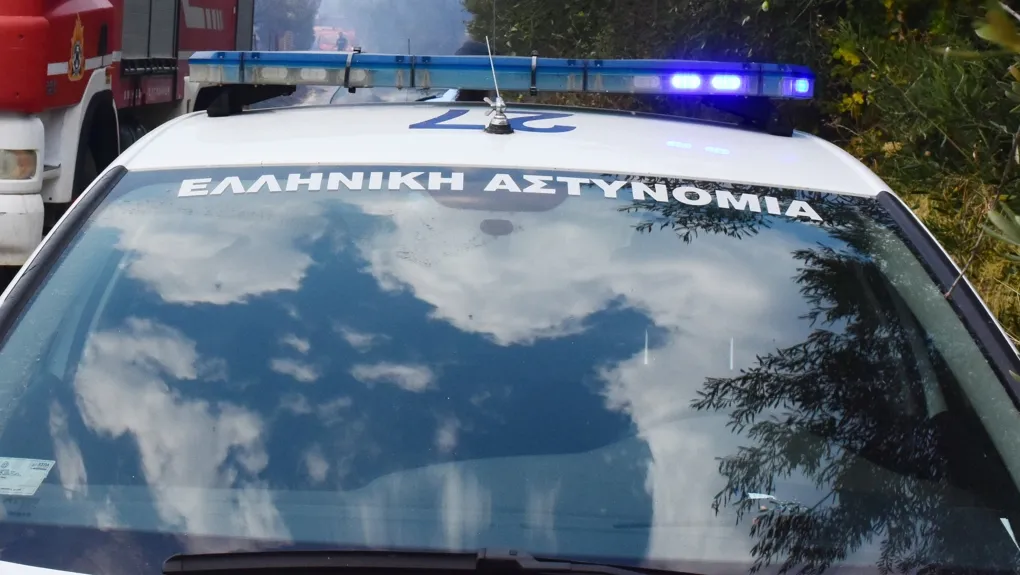 ΠΥΡΟΒΟΛΙΣΕ ΣΤΟ ΚΕΦΑΛΙ ΤΗ ΣΥΖΥΓΟ ΤΟΥ ΚΑΙ ΚΑΛΕΣΕ ΤΗΝ ΑΣΤΥΝΟΜΙΑ - Μάριος ...