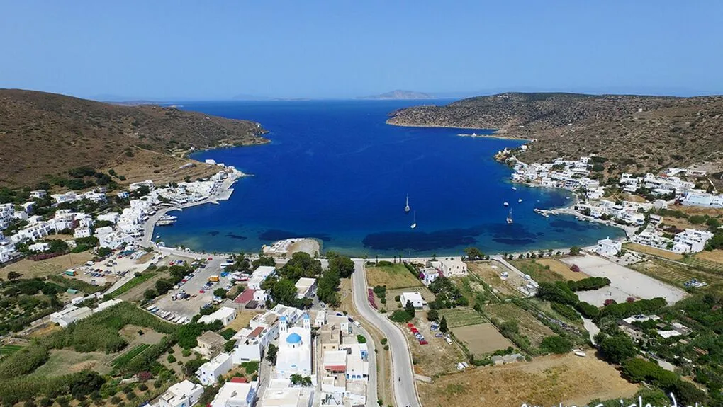 ΚΑΝΟΥΝ… ΜΥΚΟΝΟ ΤΗΝ ΑΜΟΡΓΟ – Μάριος Διονέλλης | Πίσω Σελίδες