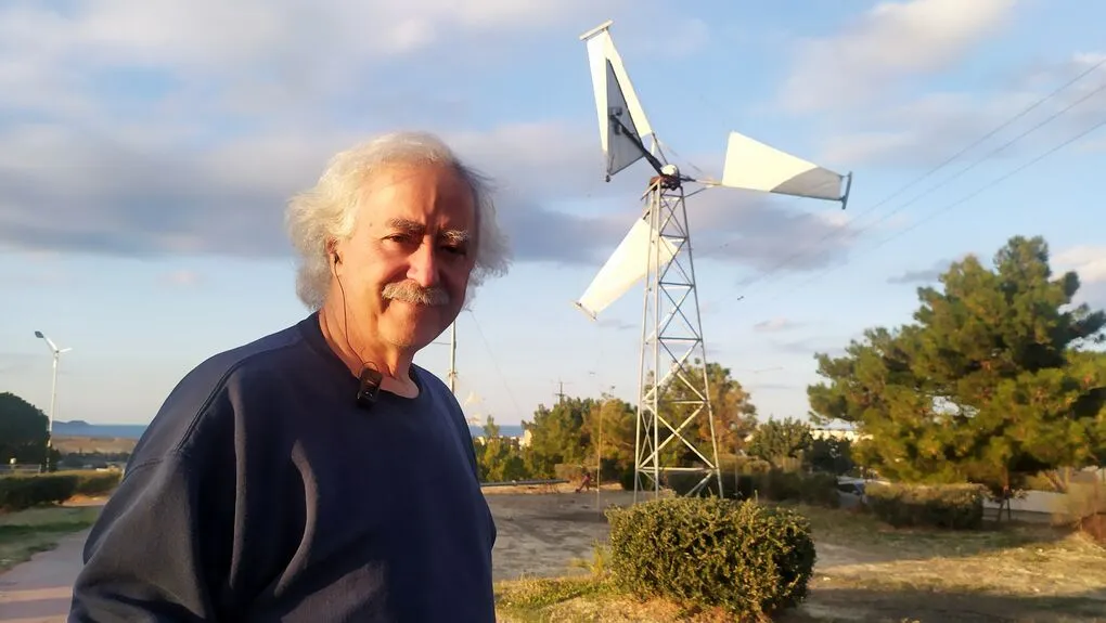 ΑΝΕΜΟΜΥΛΟΙ ΜΕ ΚΟΙΝΩΝΙΚΟ ΑΠΟΤΥΠΩΜΑ – Μάριος Διονέλλης | Πίσω Σελίδες